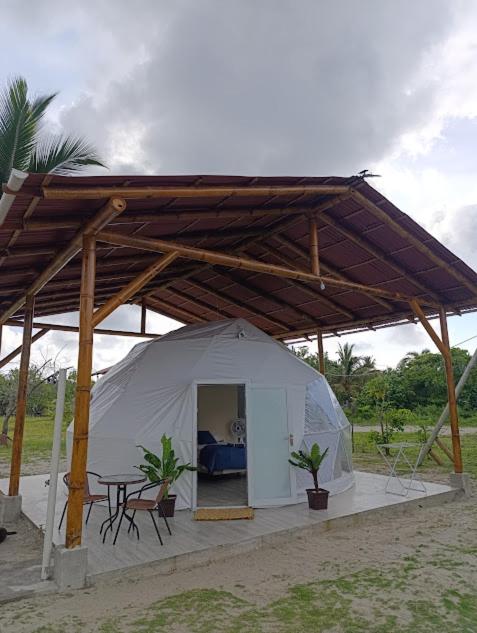 Domo Premium en la playa de Isla Portete, Muisne (updated prices 2026)