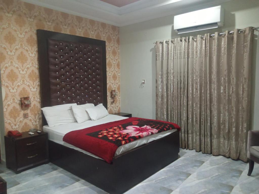 Hotel A S R Lounge Multan, Multan (updated prices 2026)
