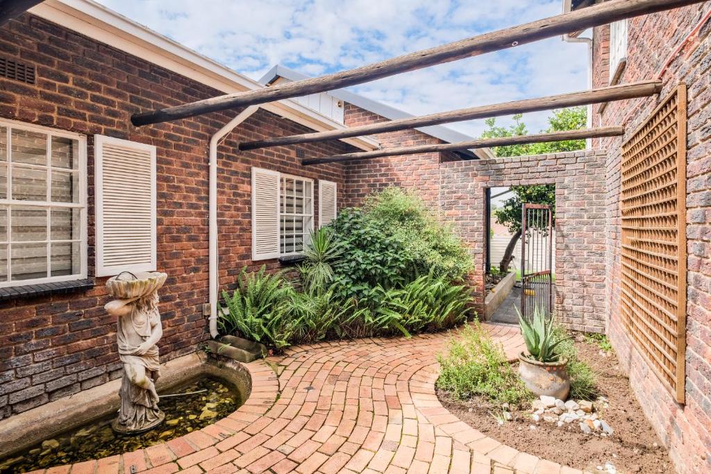 Waterfall Views, Midrand (updated prices 2026)