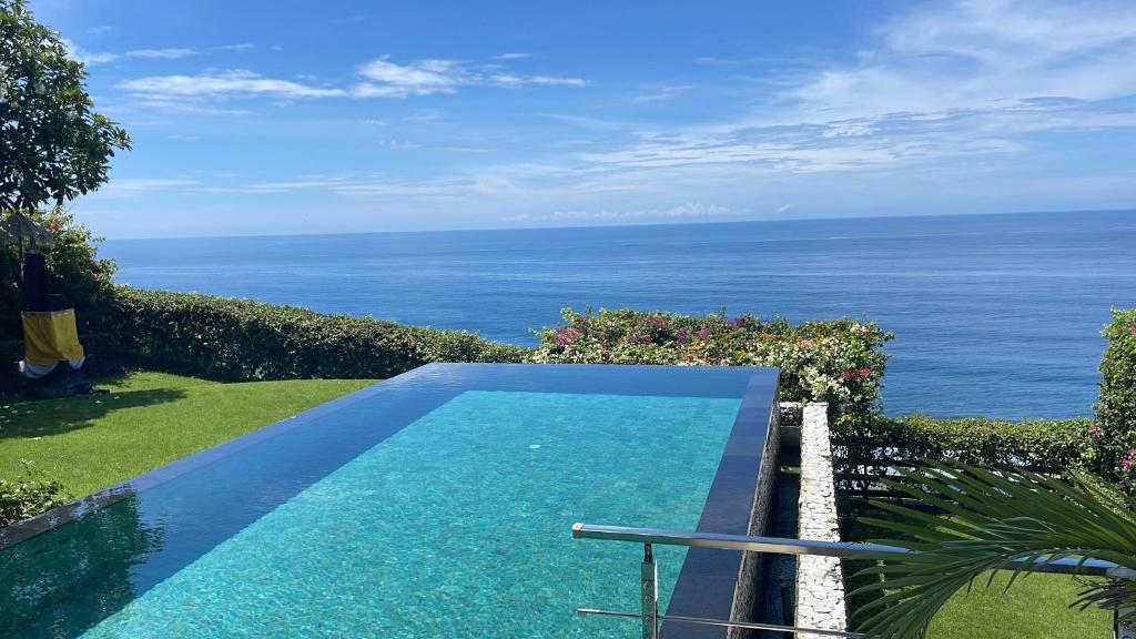 Azure Aura Luxury Villa Top 5 Star Bali Resort Cliffside Villa Ocean ...