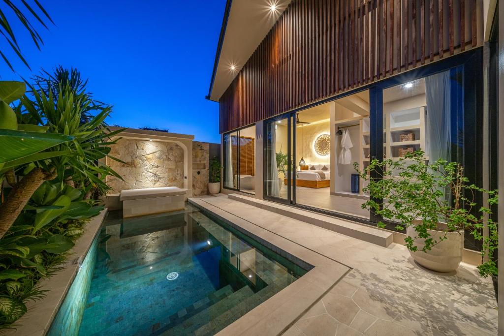 Villa Seabel - AYO 5, Chic 2BR Tropical Getaway in Seseh, Close to ...
