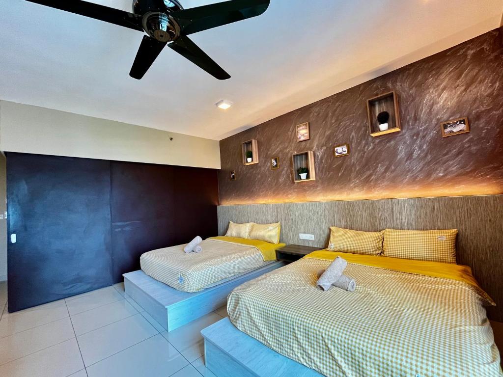 Serene Trefoil Home - Walk to Setia City Mall & Setia City Convention ...