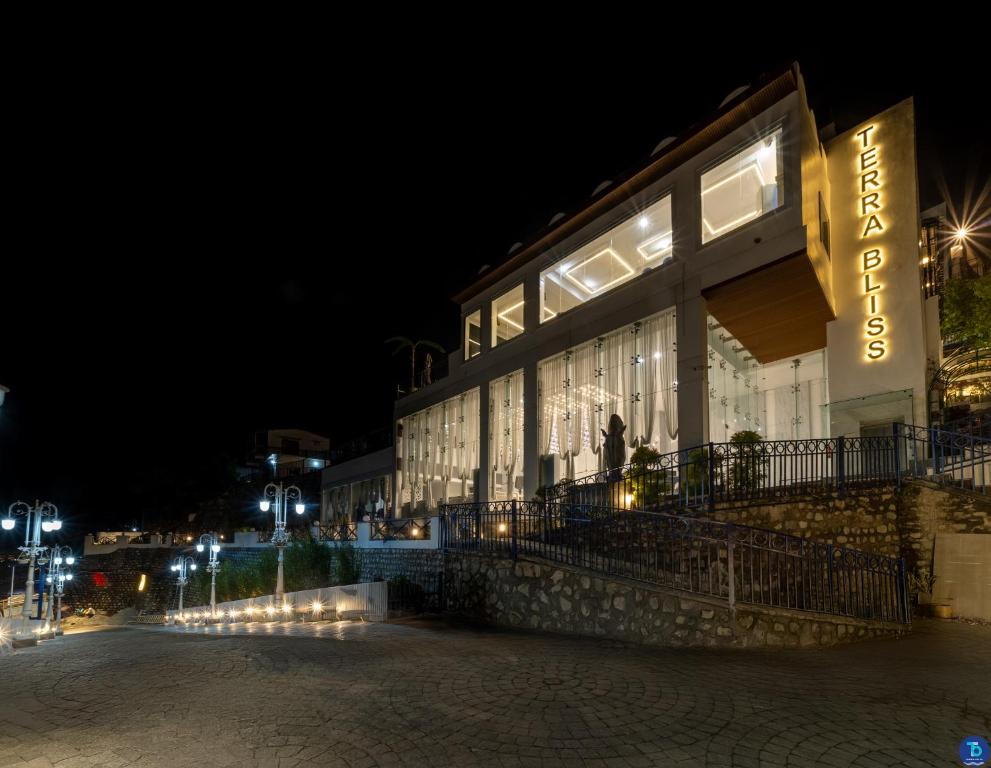 Terra Bliss Lake Bhimtal Resort And Spa, Bhimtal (prezzi aggiornati per ...