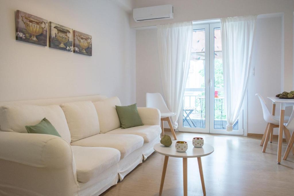 Bright 1BD Minimal Retreat in the Heart of Athens, Athens (updated ...