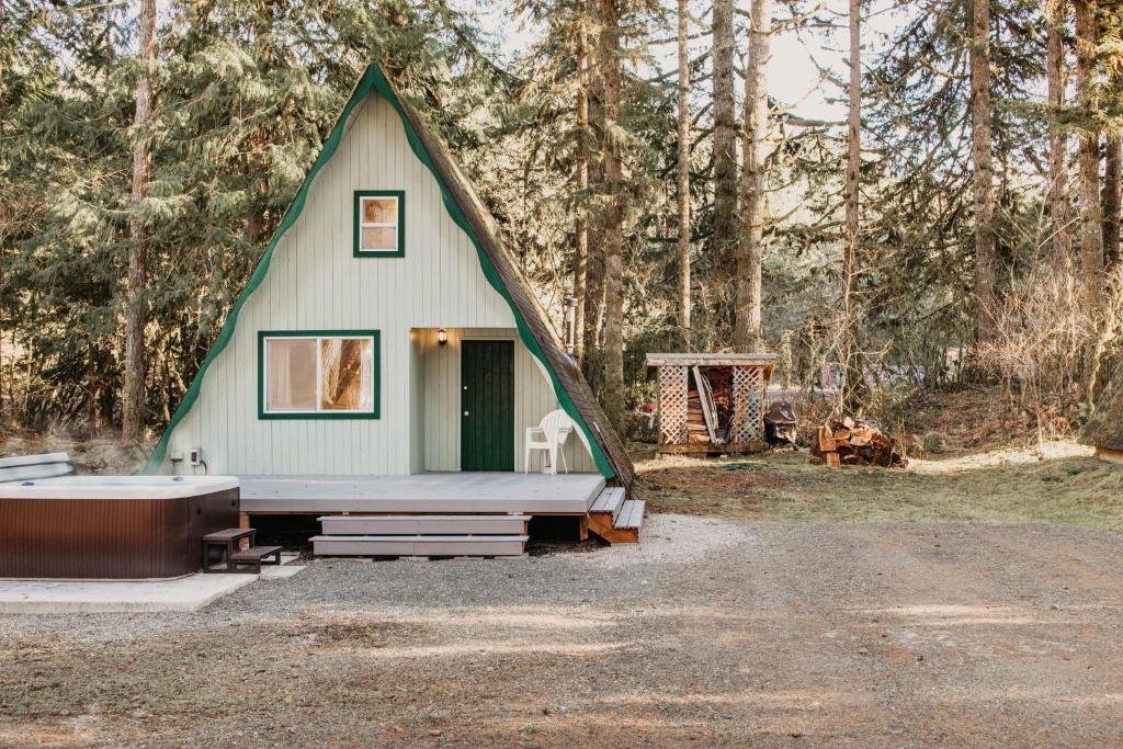 Cabin 54 - A Nostalgic and Rustic Mountain Retreat, Deming (updated prices 2025)