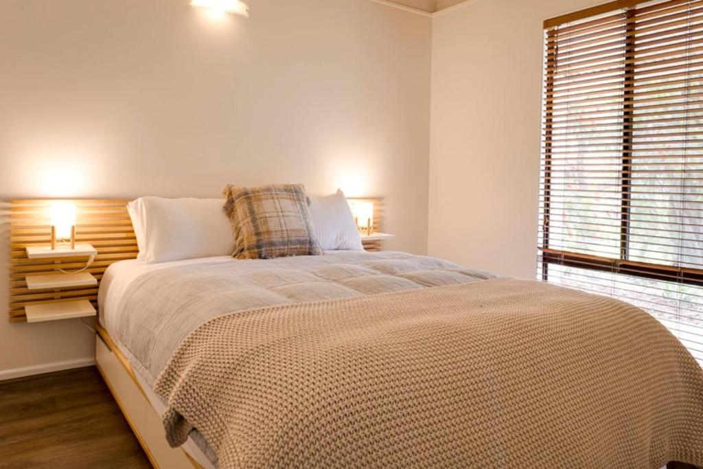 Quindy Beach Cottage Just Steps to the Bay, Quindalup (updated prices 2025)