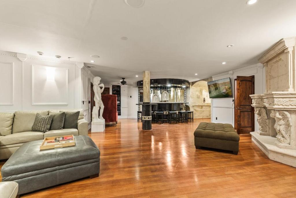 Amazing Luxury Mansion on Camelback w Epic Views,凤凰城（2026年最新房价）