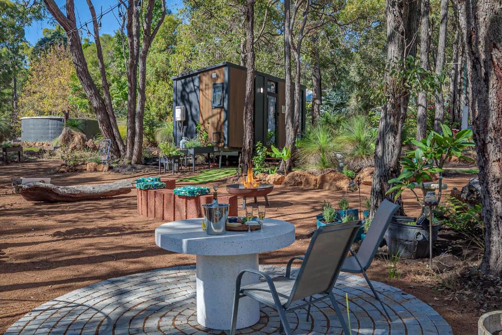Jarrah Valley Escape by Tiny Away, Bedfordale (updated prices 2026)