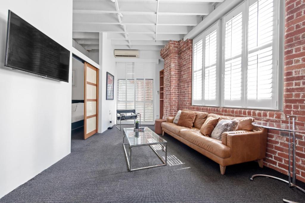 Riverfront Woolstore Apt with Car Park, Pool and AC, Brisbane (precios ...