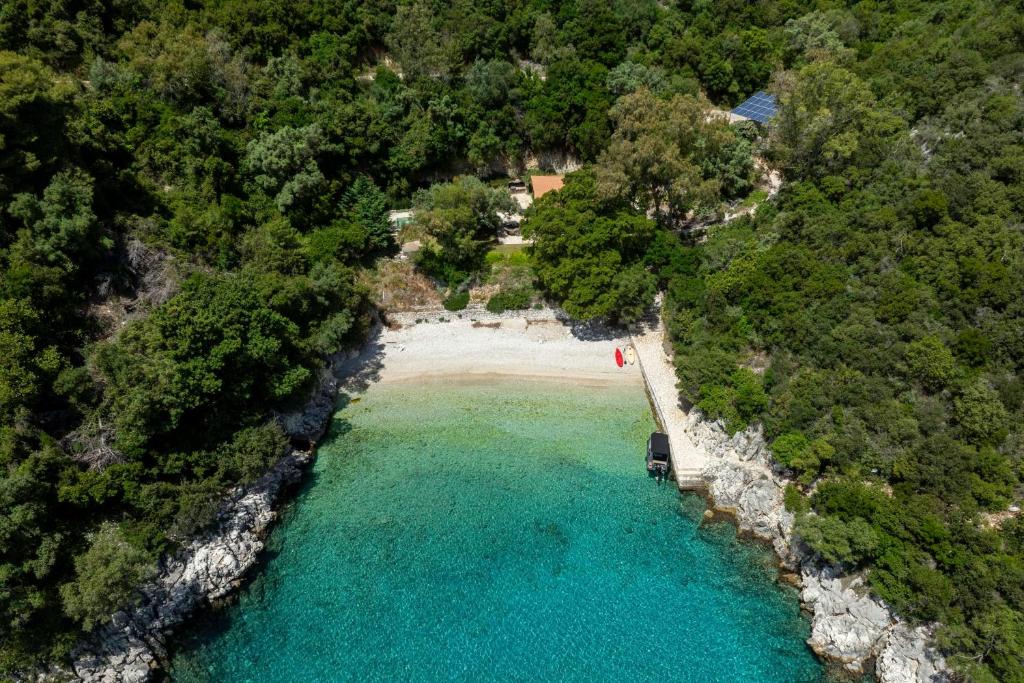 Villa Trianda a true gem just 27 steps from the beach!, Sývota (tarifs ...