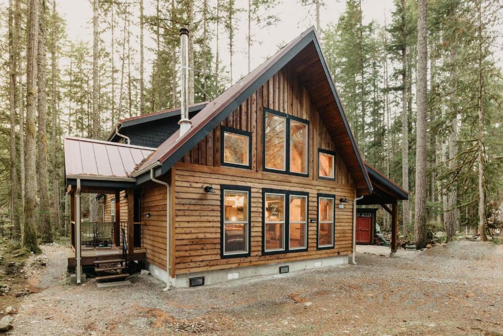 Glacier Springs Cabin 39 - New Modern-Rustic Cabin with Air ...