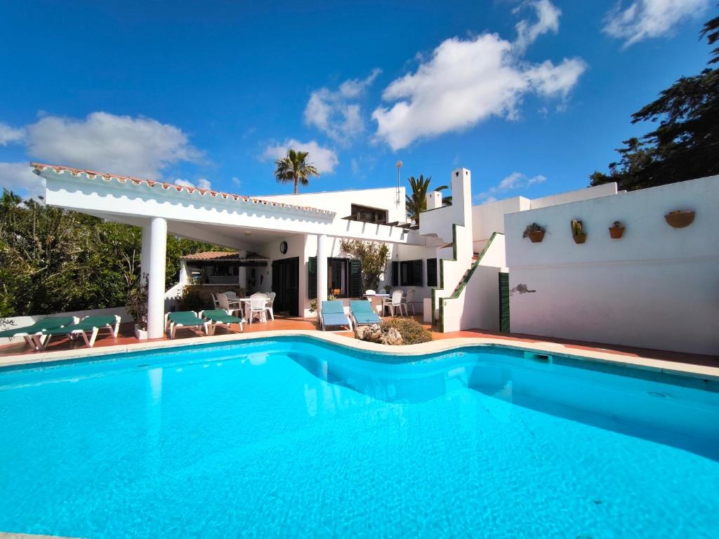 Villa Exclusiva, Piscina Privada y Vistas al Mar, Binisafua (precios ...