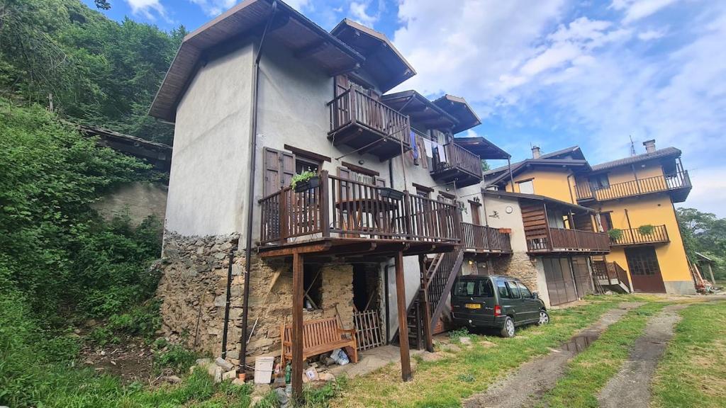 Mountain house with breathtaking view, Villar Pellice (updated prices 2026)