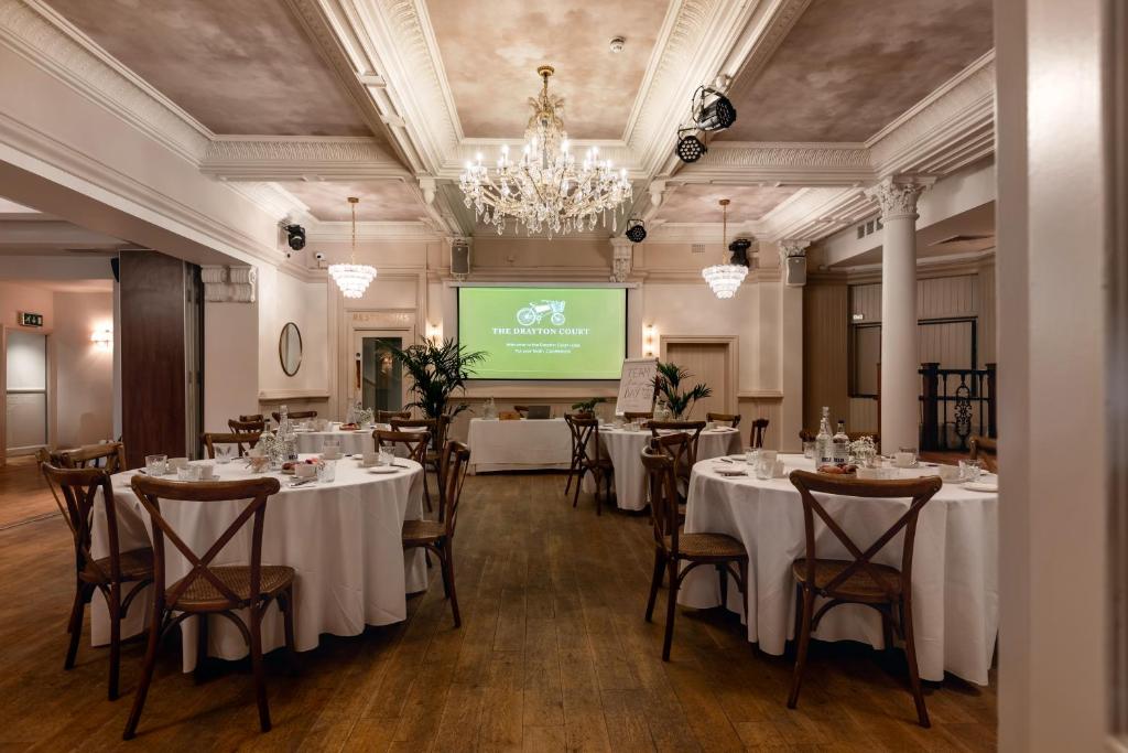 The Drayton Court Hotel, London (updated prices 2025)