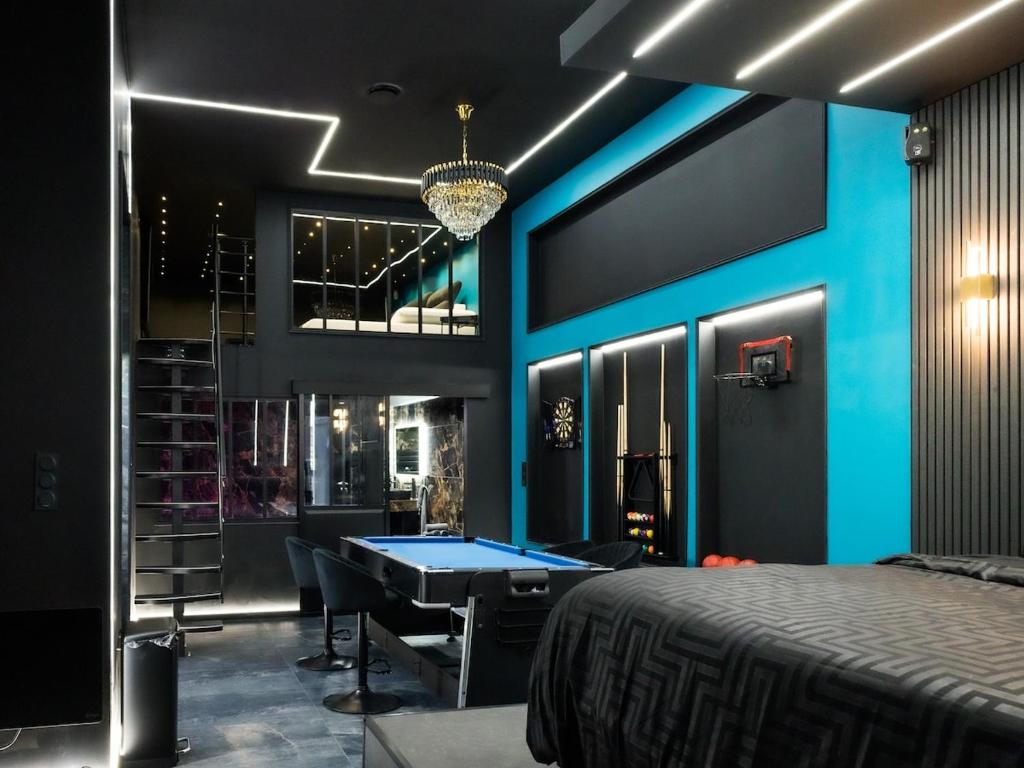 Duplex Luxury - Jacuzzi, Cinema, Billiards, PS5, Games, Villeurbanne ...
