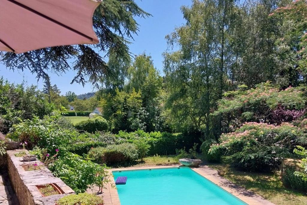 Residence with pool and tennis - Saint Sozy, Saint-Sozy (updated prices ...