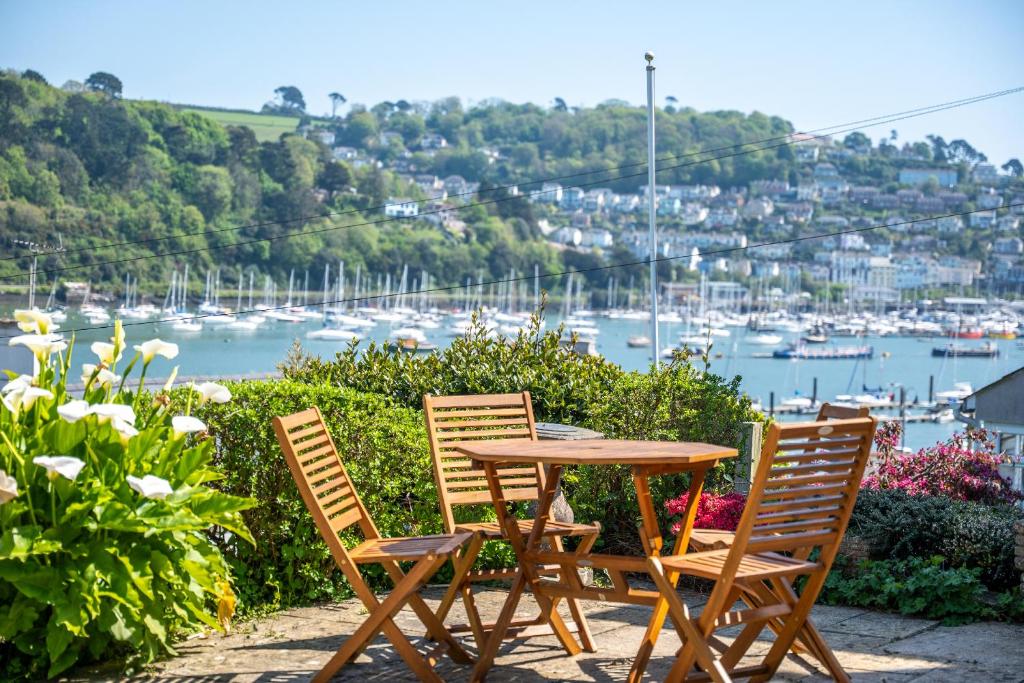 Coastal Escape River Views, Terrace & Parking, Dartmouth (updated ...
