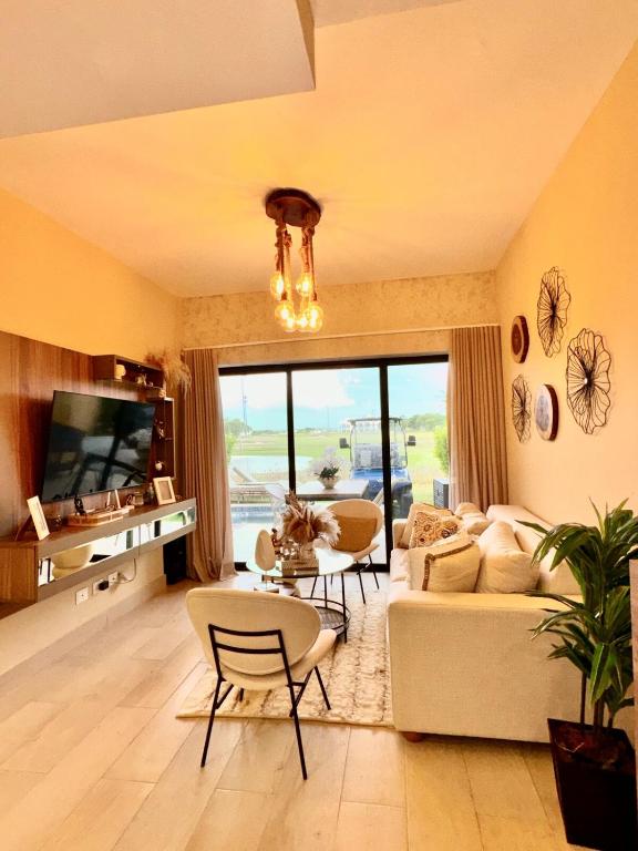 Golf course view with a hot tub Punta Cana, Punta Kana (ažurirane cene ...