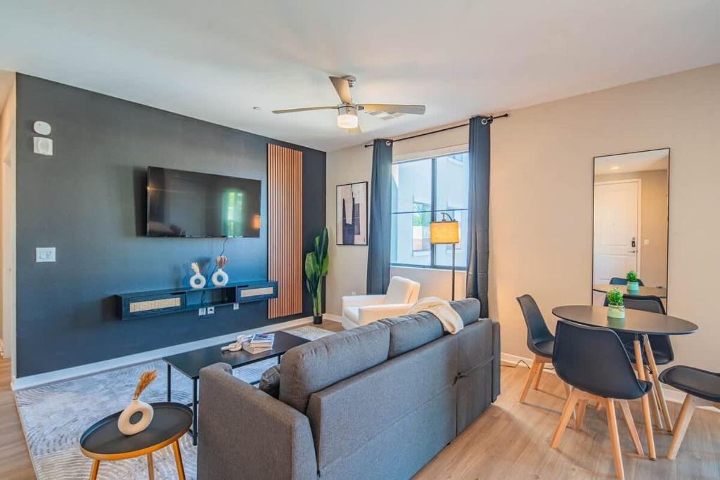 Modern 2BR Uptown Biltmore Gym Pool Parking WD, Phoenix (updated prices ...