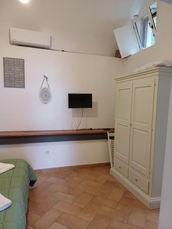 Infinity blu, Furore (updated prices 2025)