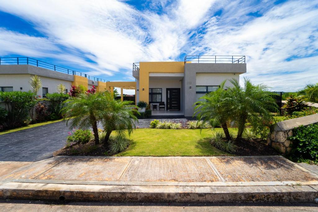 Pyramid Dreamstay 67, Ocho Rios (updated prices 2025)