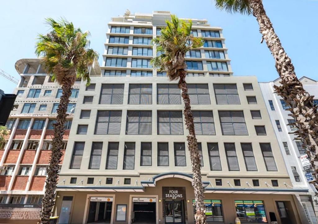 Central Apartments with Panoramic Table Mountain Views, Cape Town ...