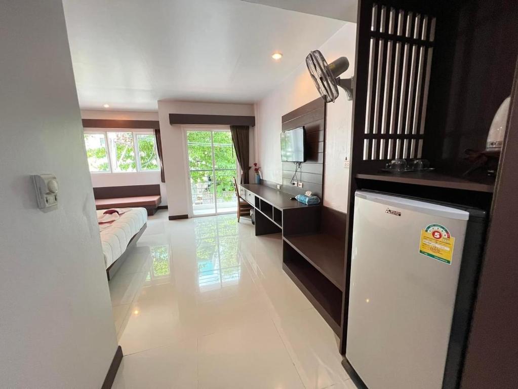 Chollada inn kamala, Kamala Beach (updated prices 2025)