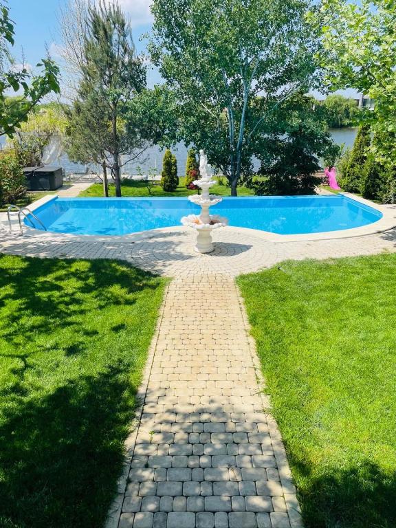 Therme - Corbeanca by The Lake Luxury Villa Corbeanca (ราคาอัปเดตปี 2025)