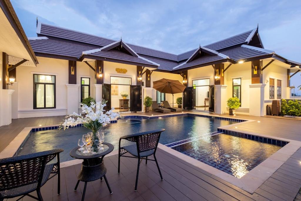 Modern Lanna Style Grand Pool Villa, Chiang Mai (tarifs actualisés, 2025)