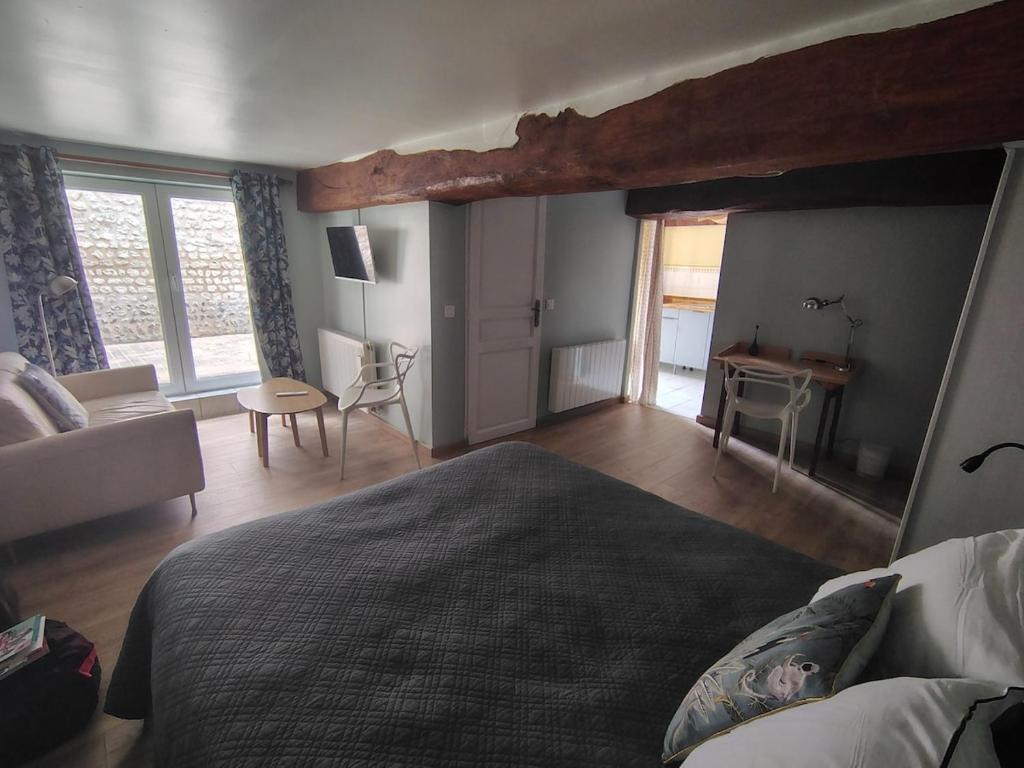 Le cocon sous la vigne, Poses (updated prices 2026)