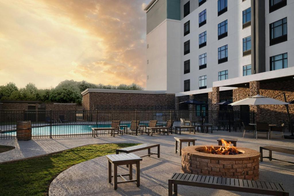 Courtyard by Marriott Dallas DFW Airport North/Grapevine, Grapevine ...