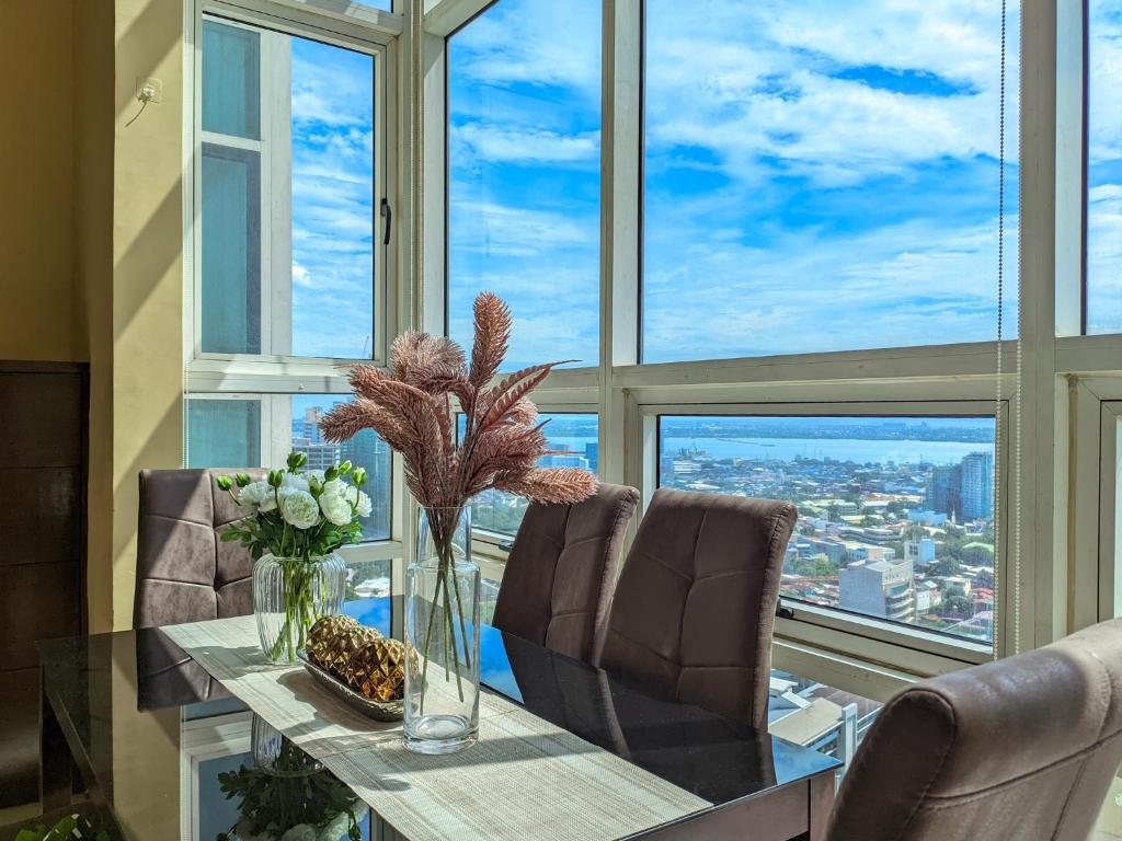 Ultima Fine Loft | Panorama View | Netflix 4k, Cebu City (updated ...