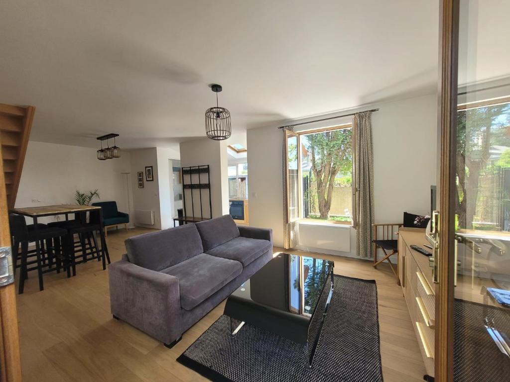 La campagne à Paris - Charmante maison à 2 pas de Paris et Versailles ...