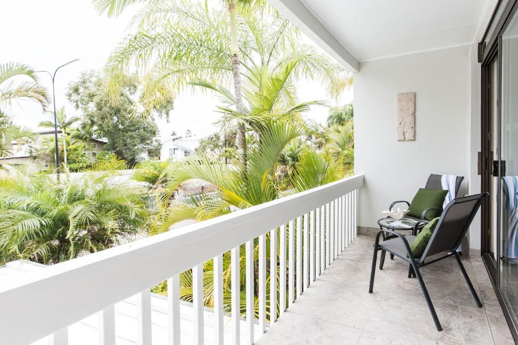 Aloha - Noosa Pde - location and beach style, Noosa Heads (updated ...