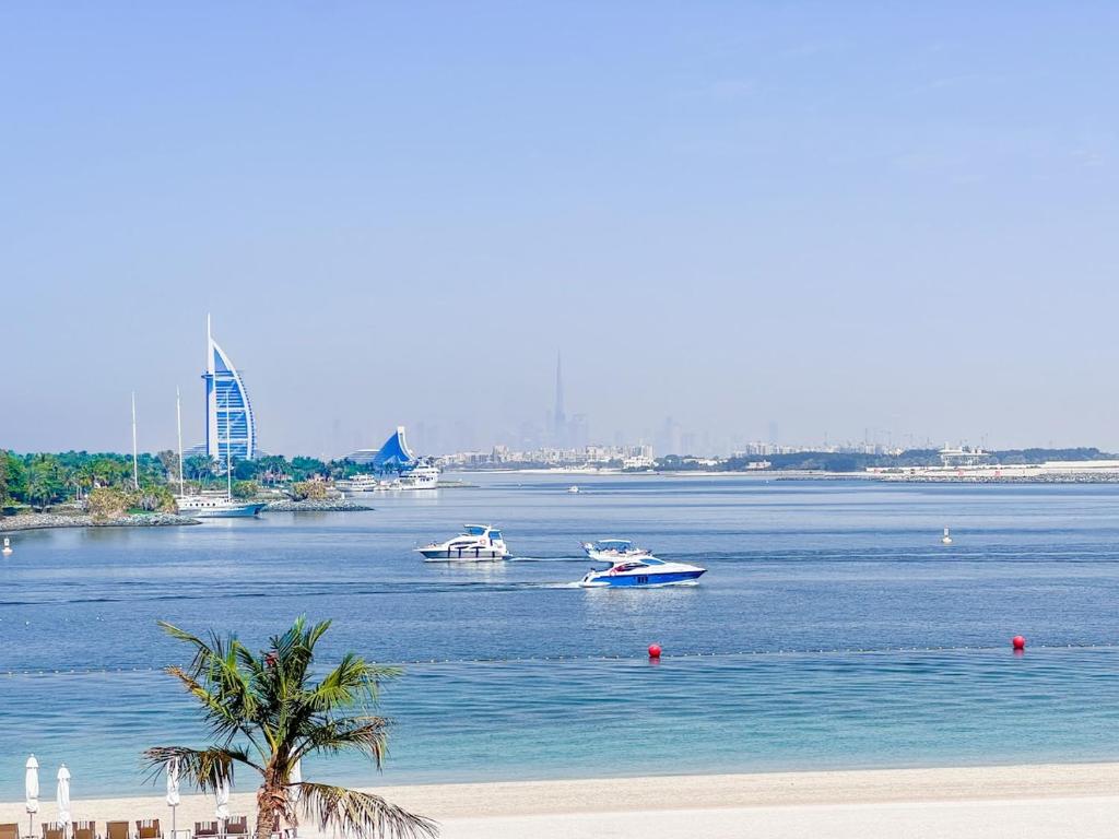 1 BHK Palm Jumeirah Sea View Al Sultana Shoreline, Dubai (updated ...