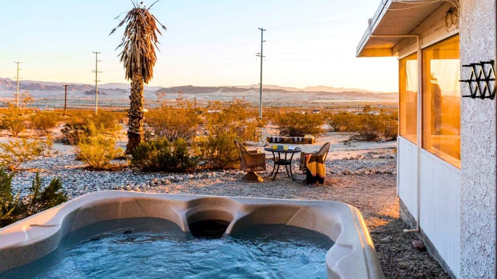 Outstanding Desert Cabin with Hot-Tub and Incredible Stargazing in ...