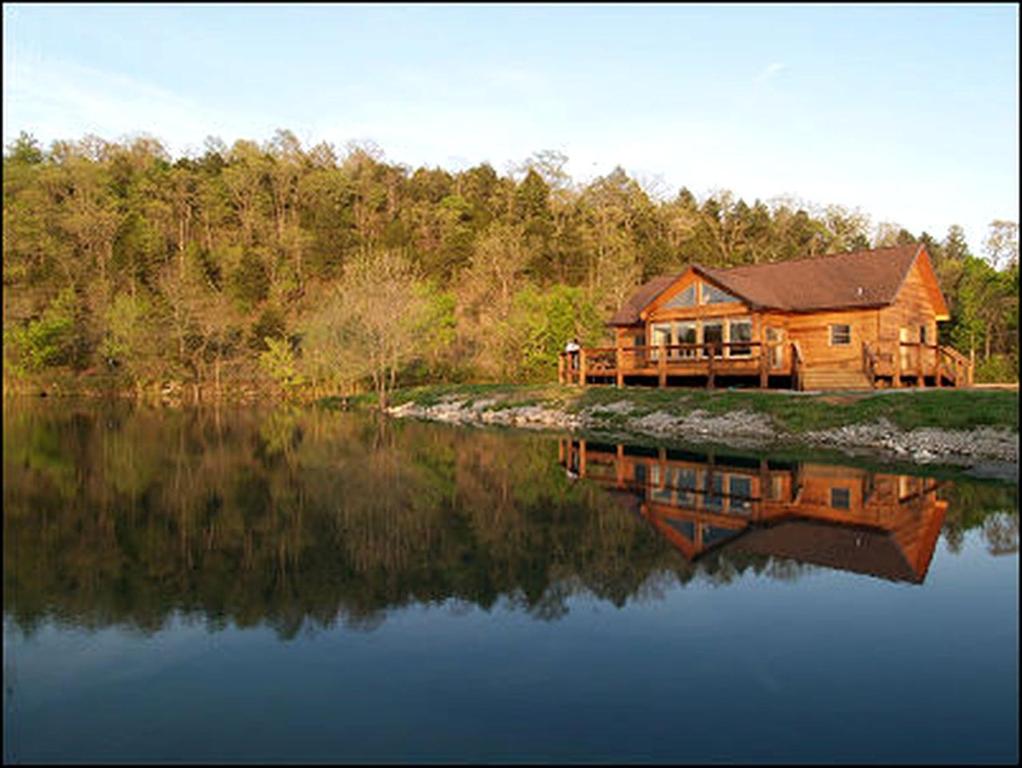 Riverside Cabin Rental Perfect for Families in Cotter, Arkansas، Cotter (أسعار محدثة لعام 2025)