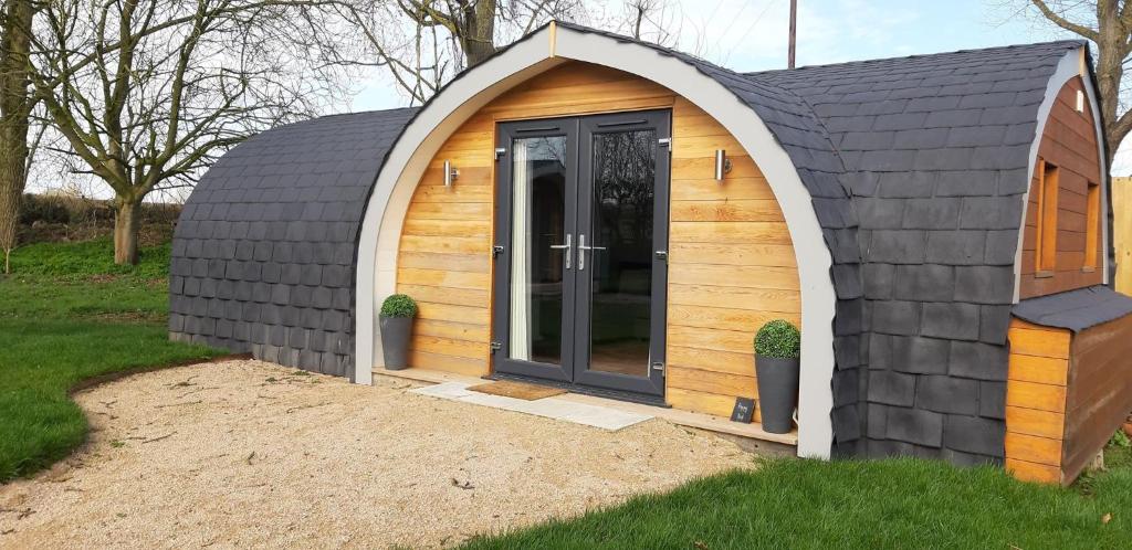 Poppy Pod self-contained glamping in Suffolk, Henley (актуальные цены ...