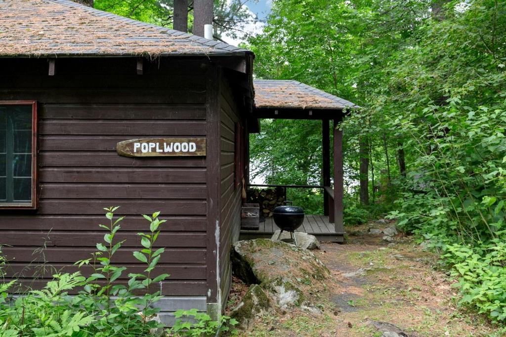 Charming Quiet Log Cabin Rental with Fireplace near White Mountain ...