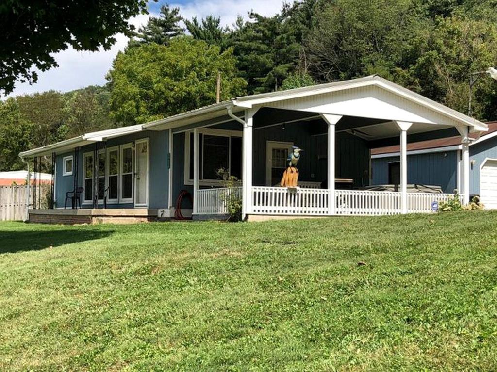 Scenic Vacation Cabin with a Fire Pit for a Getaway in Nelsonville ...