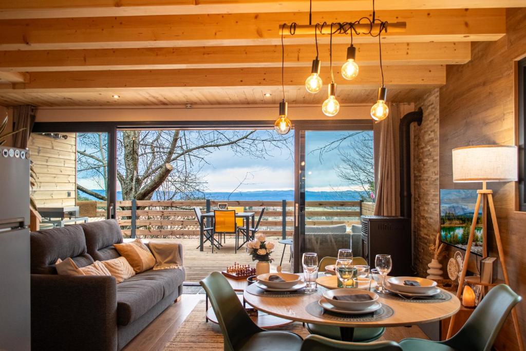 Les Gites du O' Forêt-Gîte O'rizon avec bain nordique et magnifique vue ...