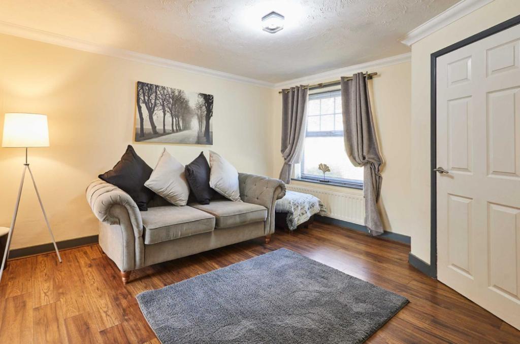 Home in Kettering, Northamtonshire (updated prices 2025)