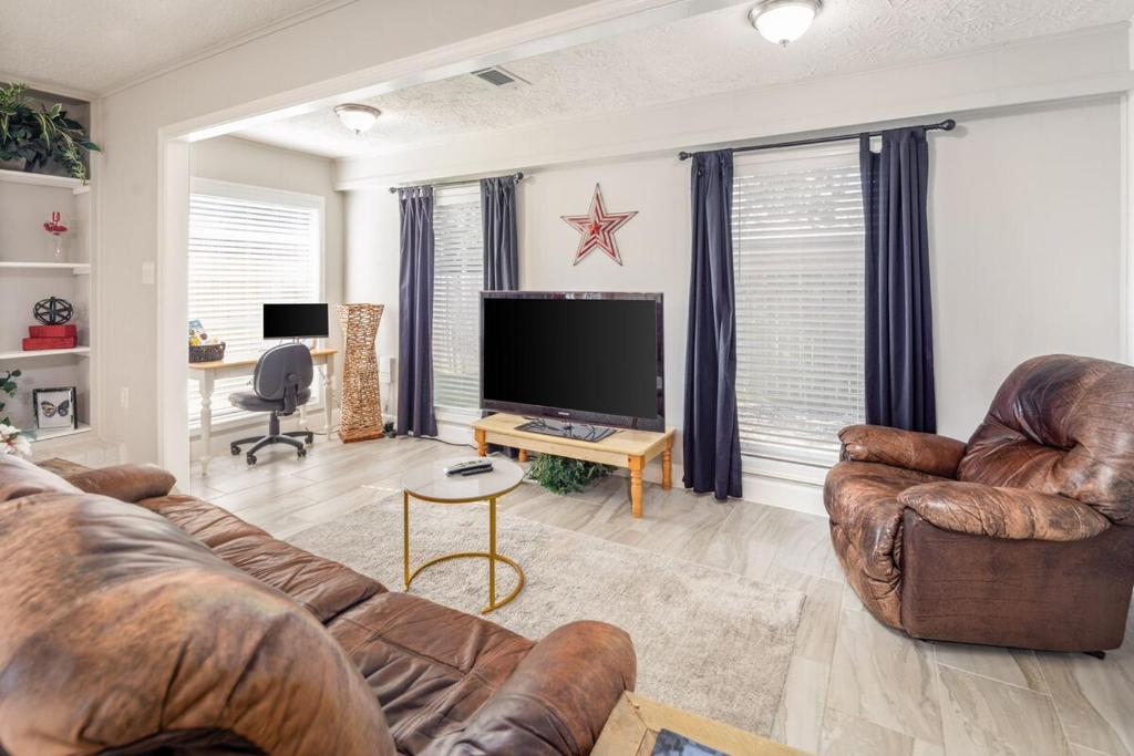 The Getaway in The Oaks, Bryan (updated prices 2026)