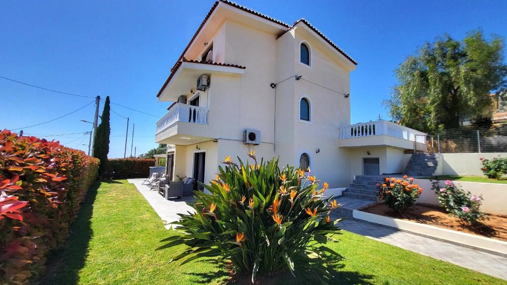 Villa Golden Sun with swimming pool and jacuzzi, Anavyssos (updated ...
