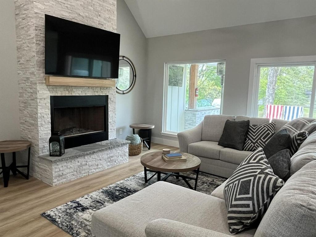 Coffee Cove on Cedar Creek, Malakoff (updated prices 2025)