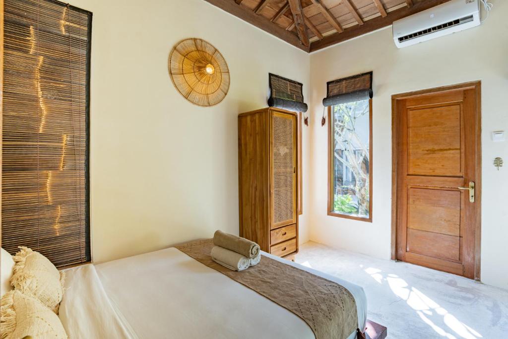 Sunset House Ceningan, 10 person beachview private villa, Nusa ...