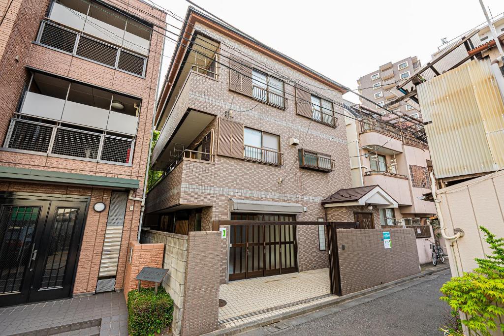 NEW OPEN! japanse house,! nearest akabane station 6ldk mix 15 people, shinjuku 14 min,shibuya 19 ...