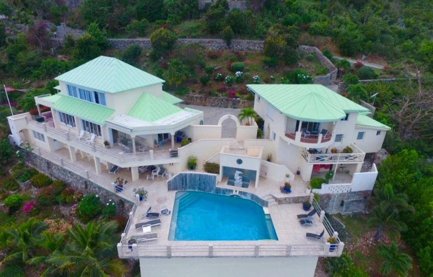 Villa Luminara- Lux Pool, Garden, Retreat & Beach, Oyster Pond ...