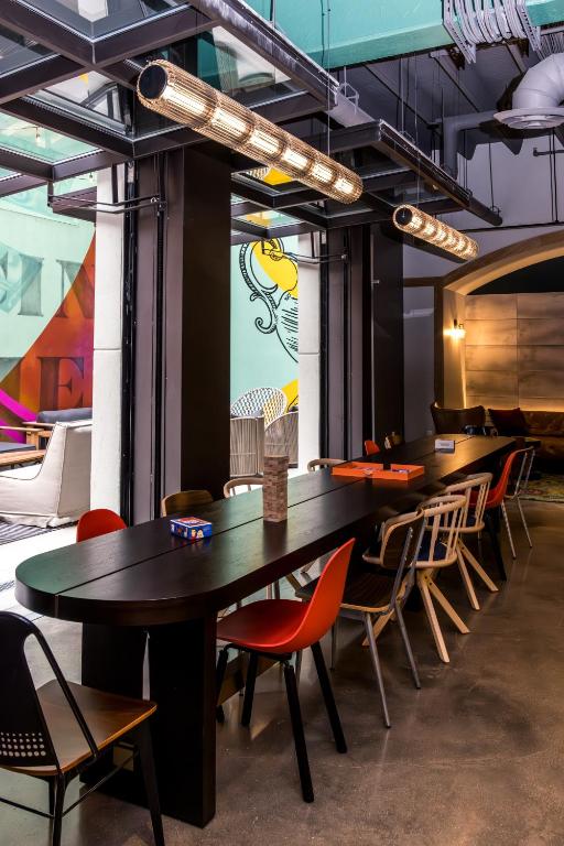 Moxy Cincinnati Downtown, Cincinnati (updated prices 2025)