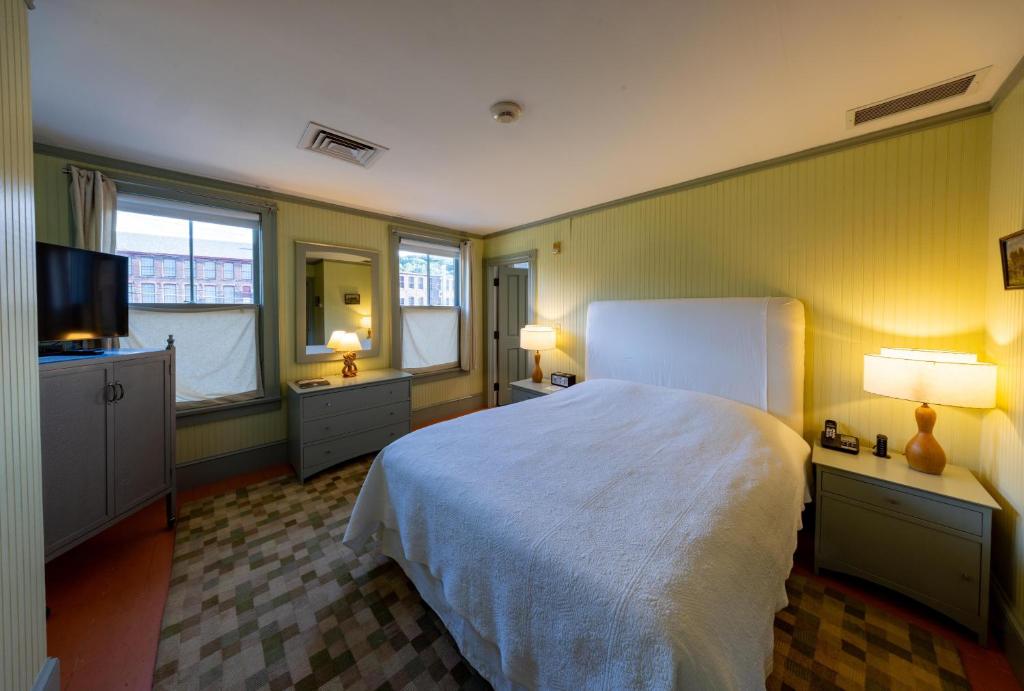 The Porches Inn at Mass MoCA, North Adams (updated prices 2025)